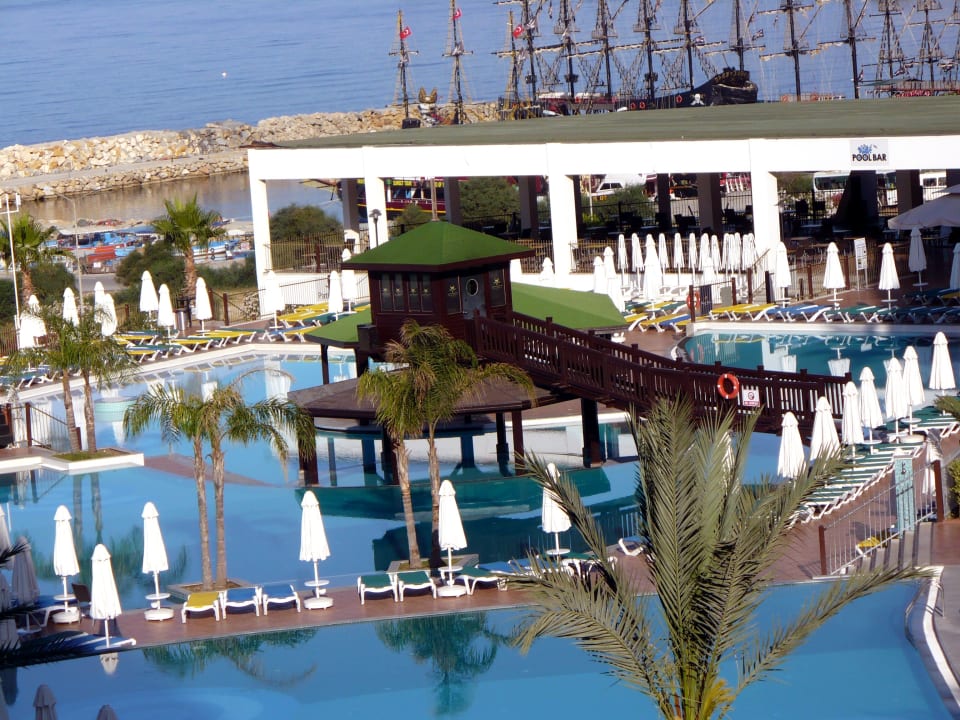 "Teil der Poolanlage im Ho..." Vikingen Infinity Resort & Spa (Avsallar ...