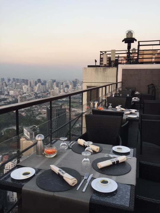 "Vertigo Restaurant" Hotel Banyan Tree Bangkok (Bangkok) • HolidayCheck ...