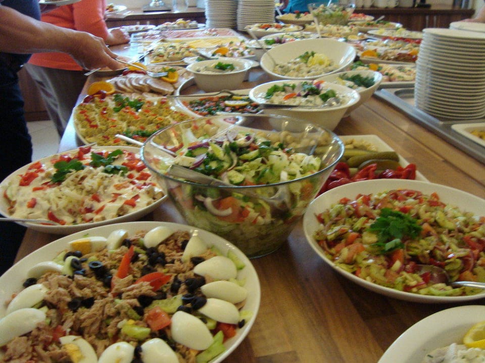 "Reichhaltiges Buffet" Hotel Cesarskie Ogrody (Swinoujscie/Swinemünde ...