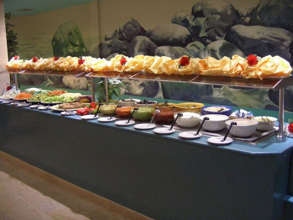 "Teil des Buffet" Hotel THB Tropical Island (Playa Blanca ...