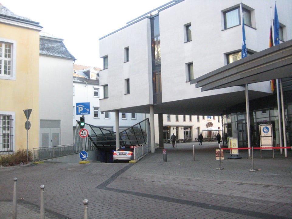 "Einfahrt Parkhaus" Hotel Park Plaza Trier (Trier) • HolidayCheck ...