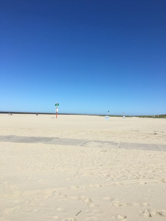 "Strand" Leonardo Hotel IJmuiden Seaport Beach (IJmuiden ...