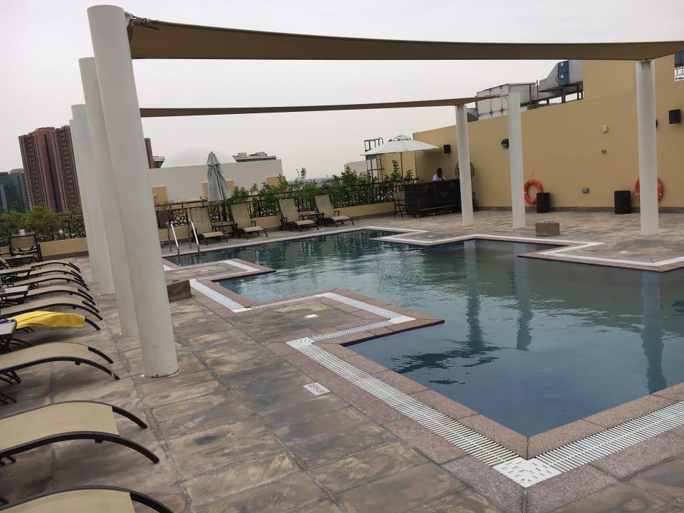 "Pool" Mövenpick Hotel Apartments Al Mamzar Dubai (Dubai ...