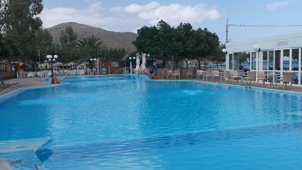"Pool und Bar" Corissia Beach Hotel (Georgioupolis) • HolidayCheck ...