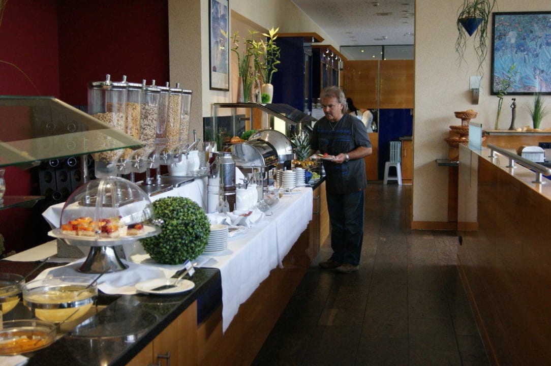 "Am Büffet " PLAZA INN Stuttgart-Ditzingen (Ditzingen) • HolidayCheck ...