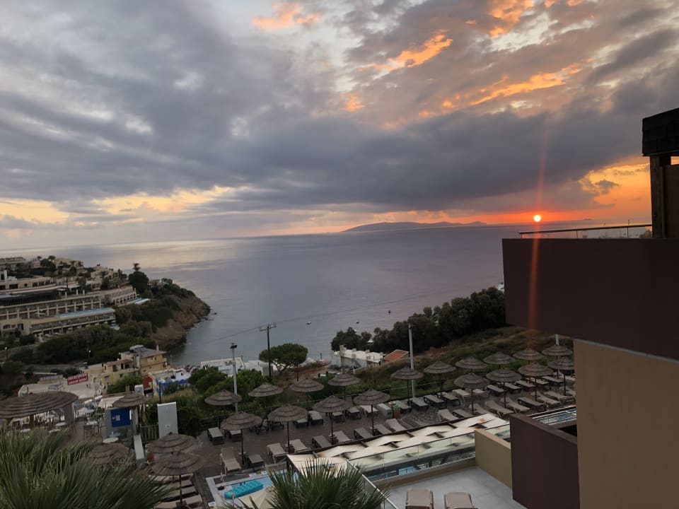 "Blick von der Terrasse " Blue Bay Resort Hotel (Agia Pelagia ...