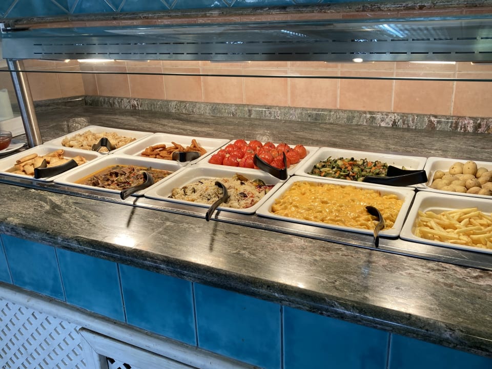 "Warmes Buffet zum Abendes..." Apartments Esmeralda Maris (Costa Calma ...