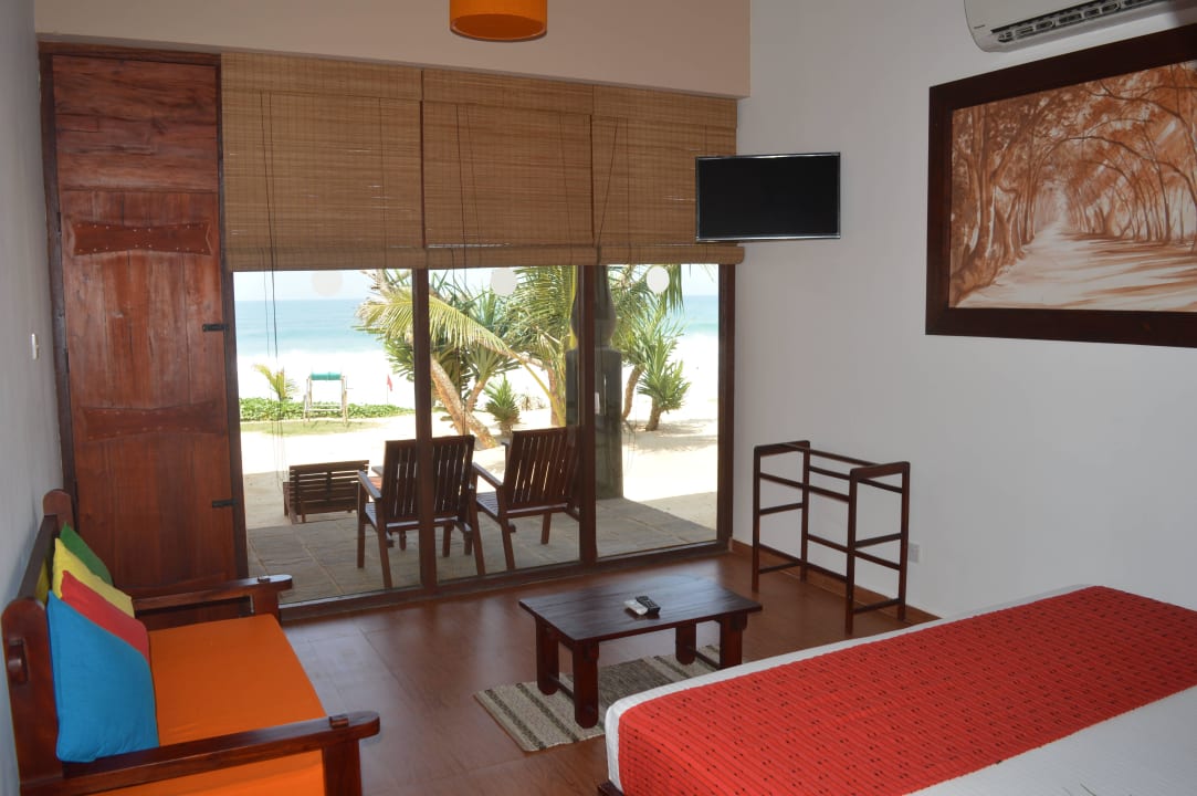 "Das Zimmer innen " The Beach Cabanas Retreat &Spa (Koggala ...