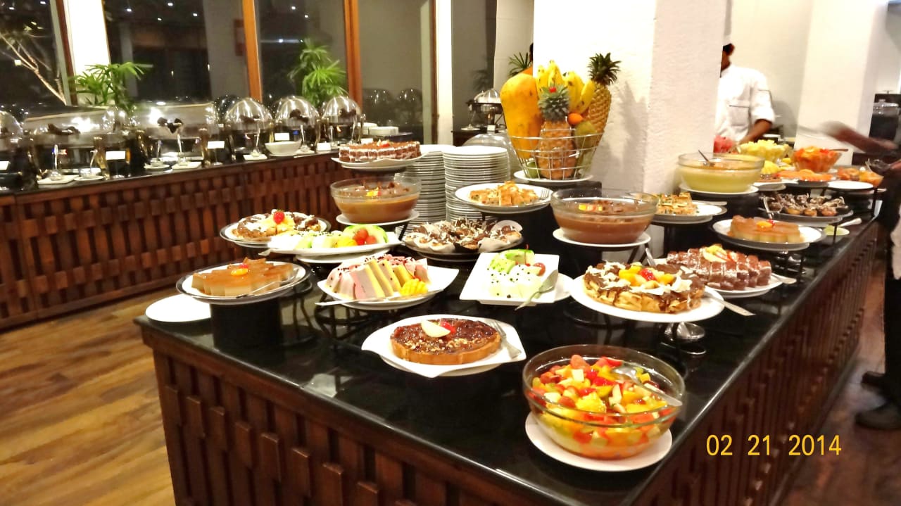 "Dessert-Teil des sehr gro..." The Blue Water (Wadduwa) • HolidayCheck ...