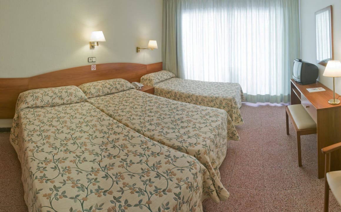 "Habitación con cama extra" Hotel GHT Costa Brava & SPA (Tossa de Mar ...