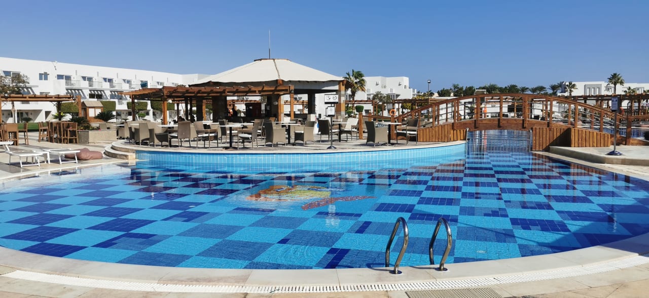 "Ein Teil der wunderschöne..." SUNRISE Crystal Bay - TUI BLUE (Hurghada ...