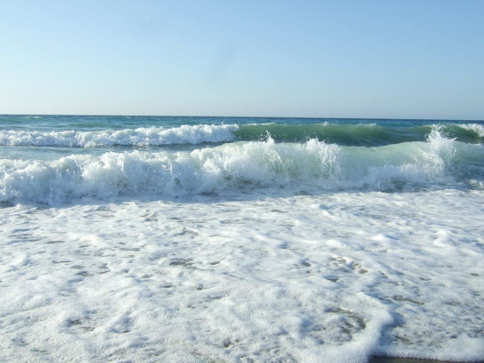 "Tolle Wellen am Strand" Dimitrios Village Beach Resort (Rethymno ...