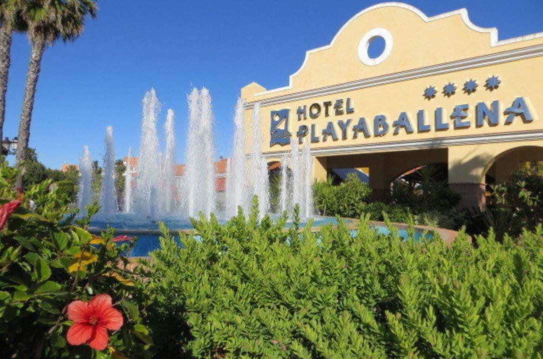 "Eindrucksvolle Aussenansi..." Playaballena Hotel (Costa Ballena ...
