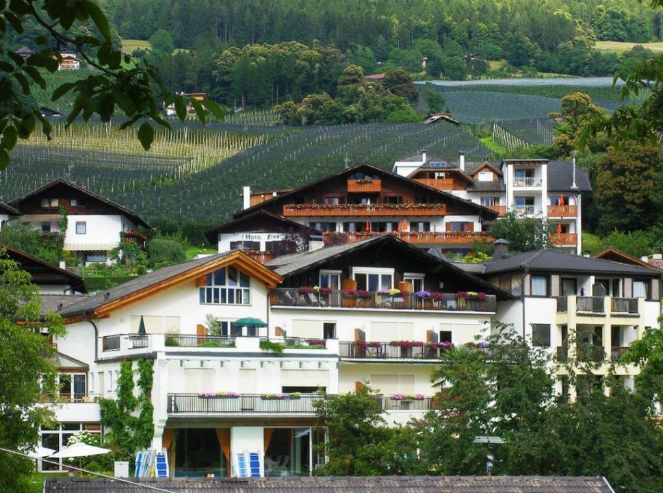 "Hotel - Aussenansicht" Baumgartner's Blumenhotel (Scena / Schenna ...