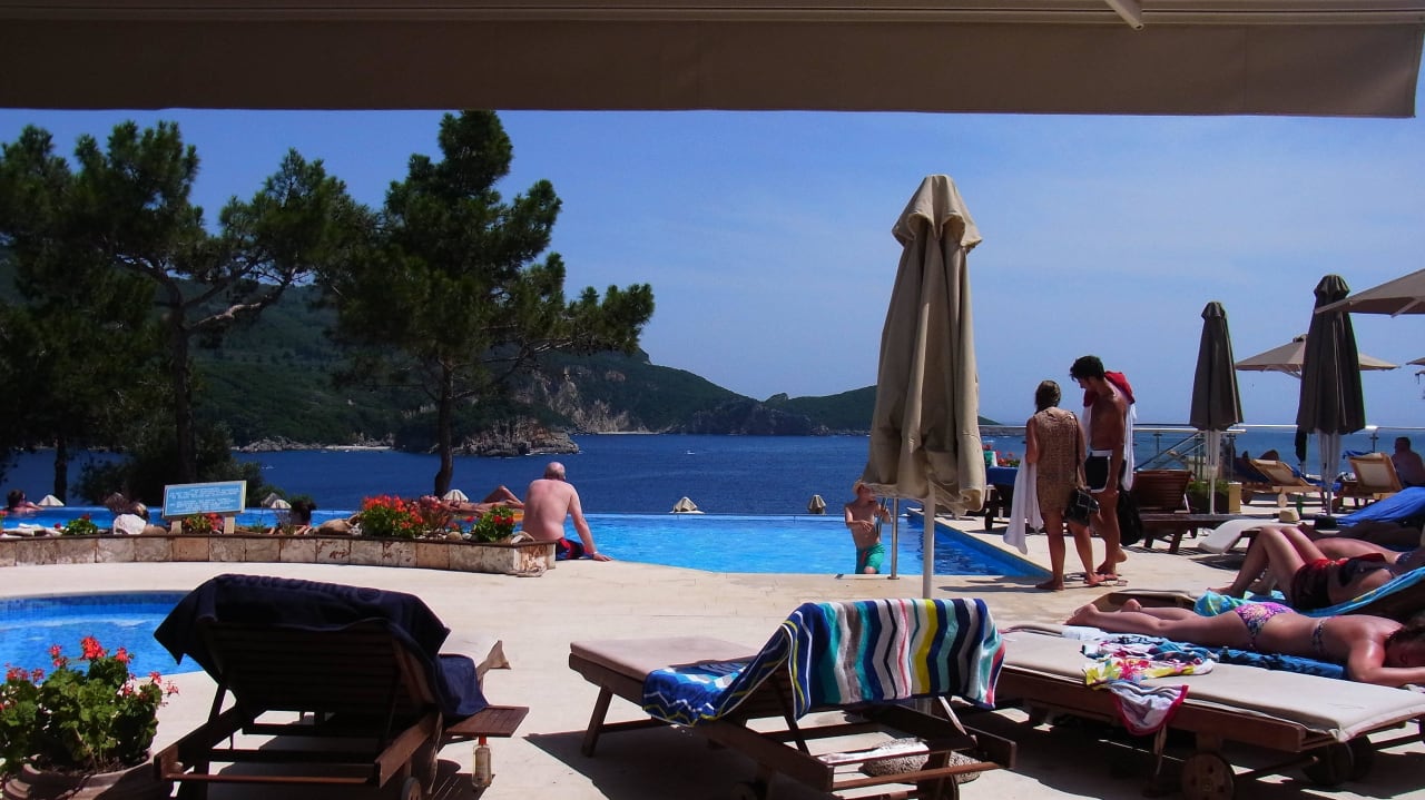 "Blick von Poolbar aus" Akrotiri Beach Resort Hotel (Paleokastritsa ...