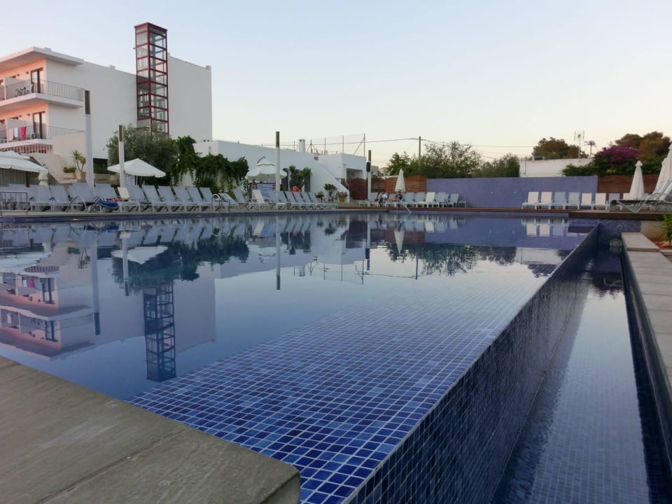 "Pool Hotel Puchet" COOEE Puchet (Sant Antoni de Portmany / San Antonio ...