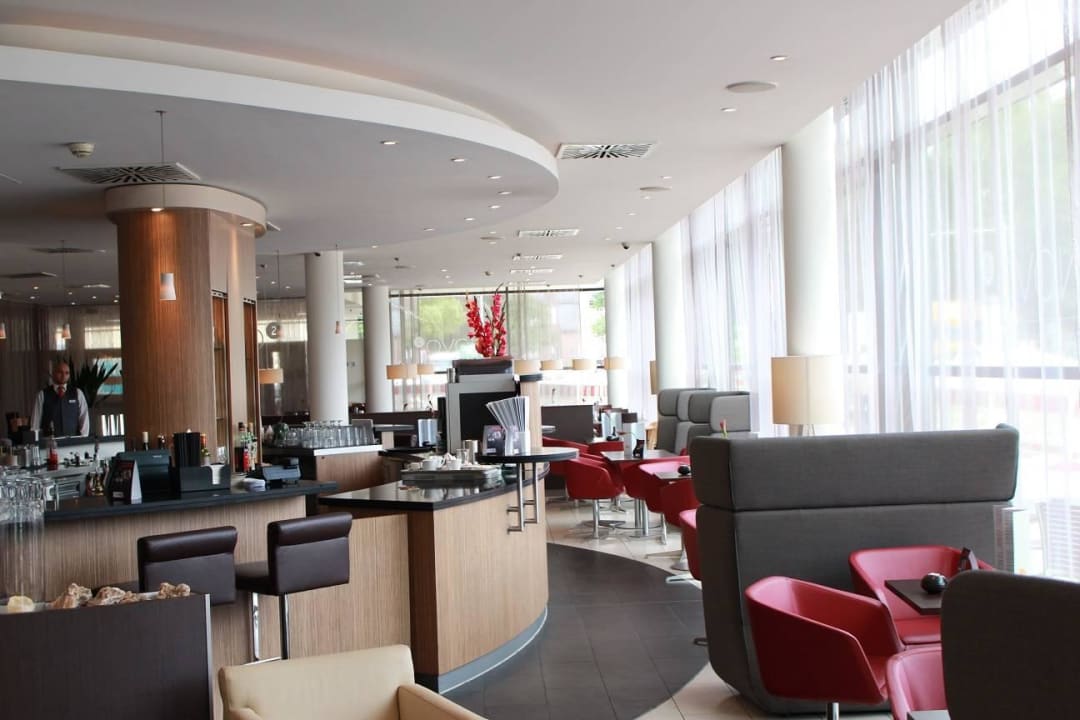 "Blick in die Hotelbar" Novotel Hamburg City Alster (Hamburg ...