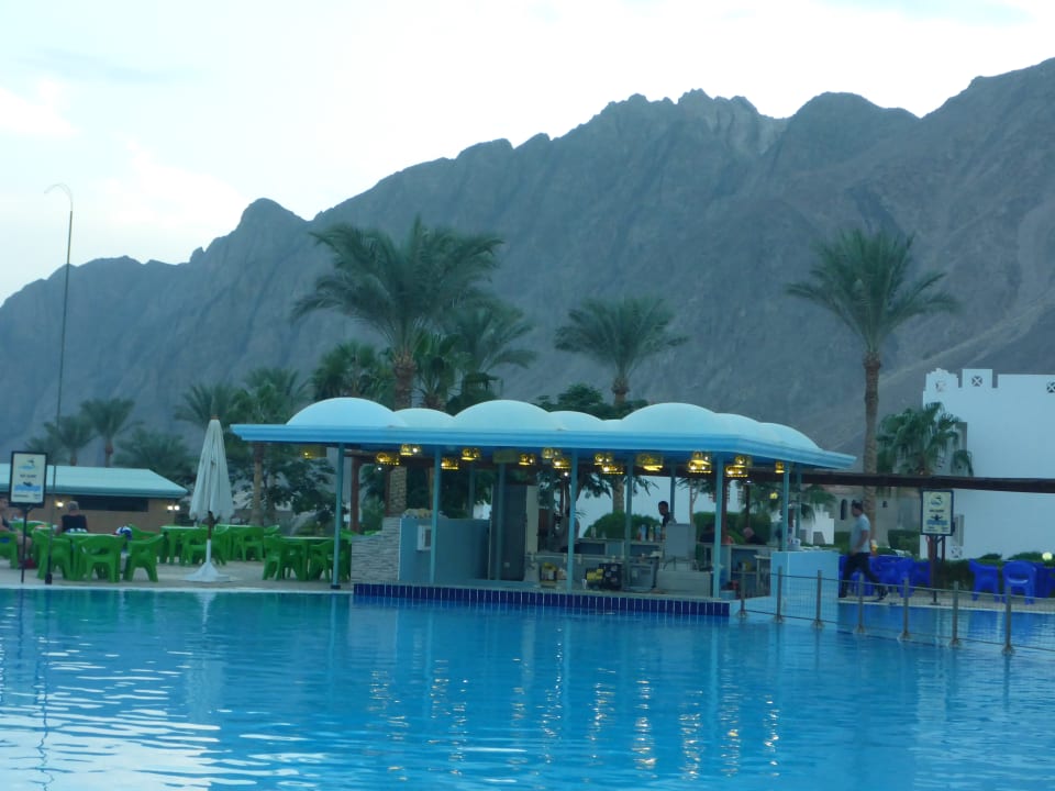 "Einzige betriebene Poolba..." Happy Life Village (Dahab ...
