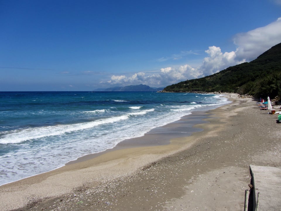 "Kräftige Wellen" Paramonas Hotel (Paramonas) • HolidayCheck (Korfu ...