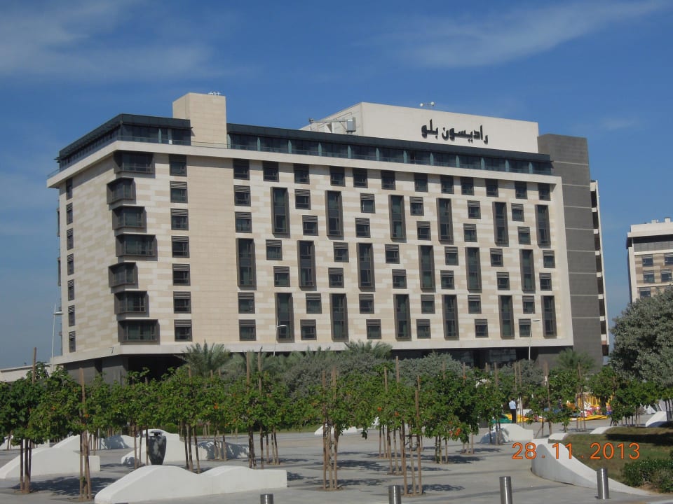 "Hotel Radisson Blu, Yas I..." Yas Plaza Mangroves by IHG (Abu Dhabi ...