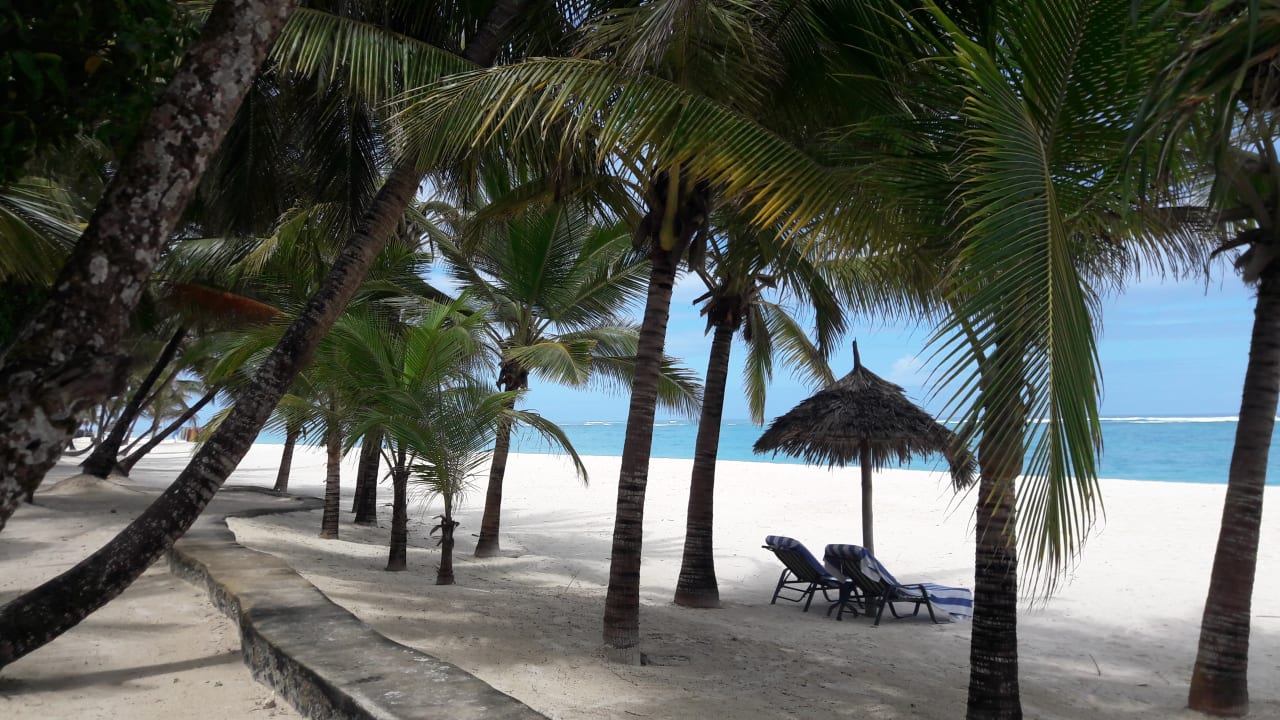 "Blick vom Zimmerbalkon" Diamonds Leisure Beach & Golf Resort (Diani ...