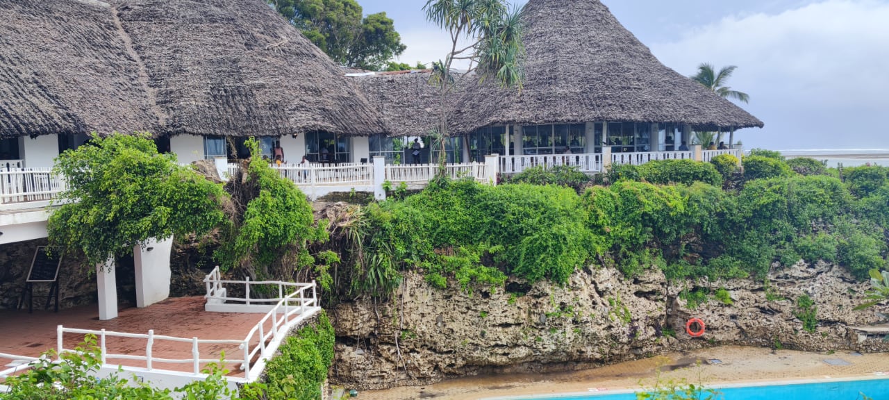 "Außenansicht" Diamonds Leisure Beach & Golf Resort (Diani Beach ...