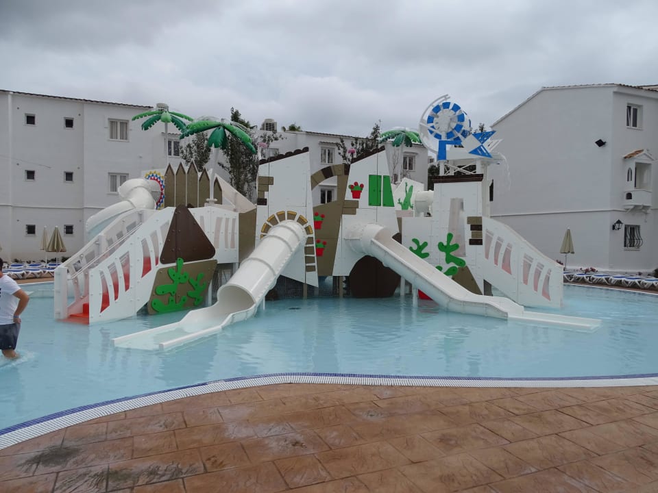 "Früh am Morgen - noch all..." Globales Bouganvilla (Sa Coma ...