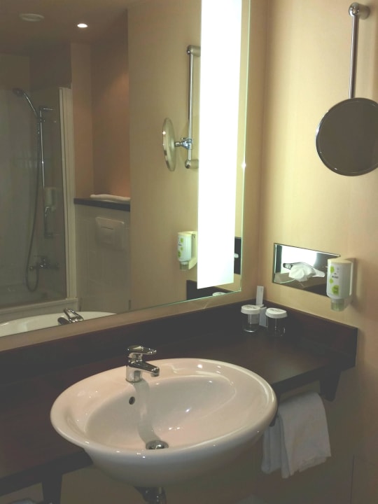 "Bad" ACHAT Hotel Offenbach Plaza (Offenbach am Main) • HolidayCheck ...