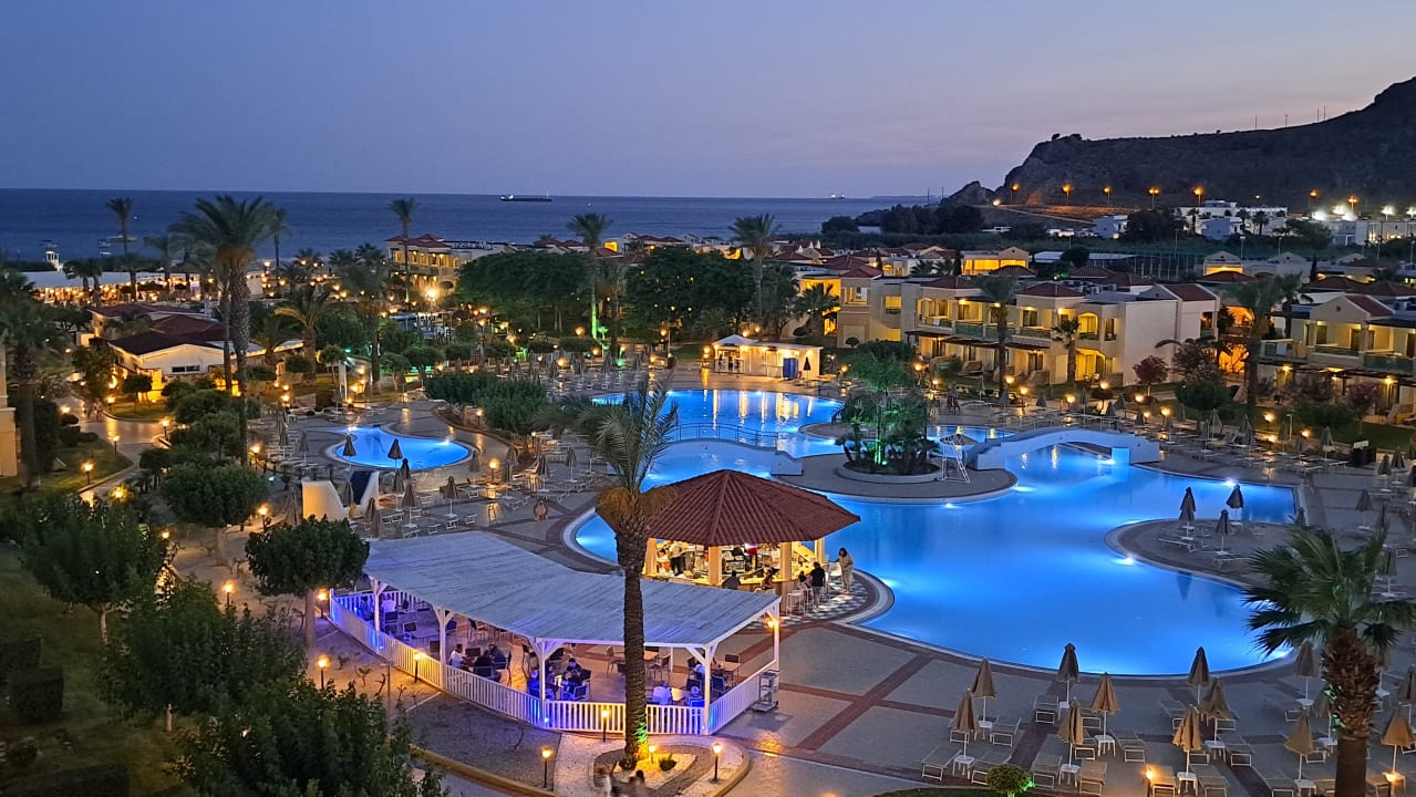 "Blick auf den Hauptpool a..." Lindos Princess Beach Resort & Spa ...