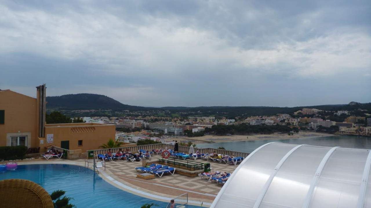 "Pool" Club Santa Ponsa (Calvia) • HolidayCheck (Mallorca | Spanien)