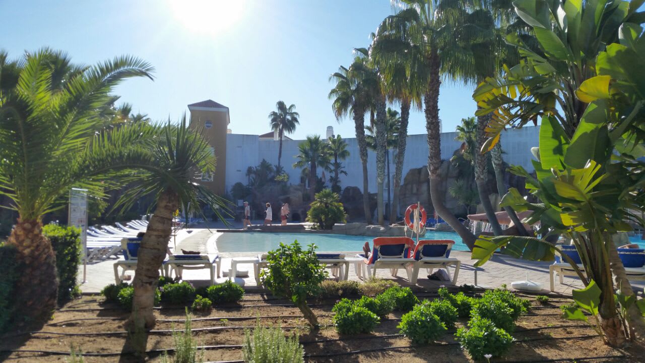 "Tolle gepflegte Poolanlag..." Playaballena Hotel (Costa Ballena ...