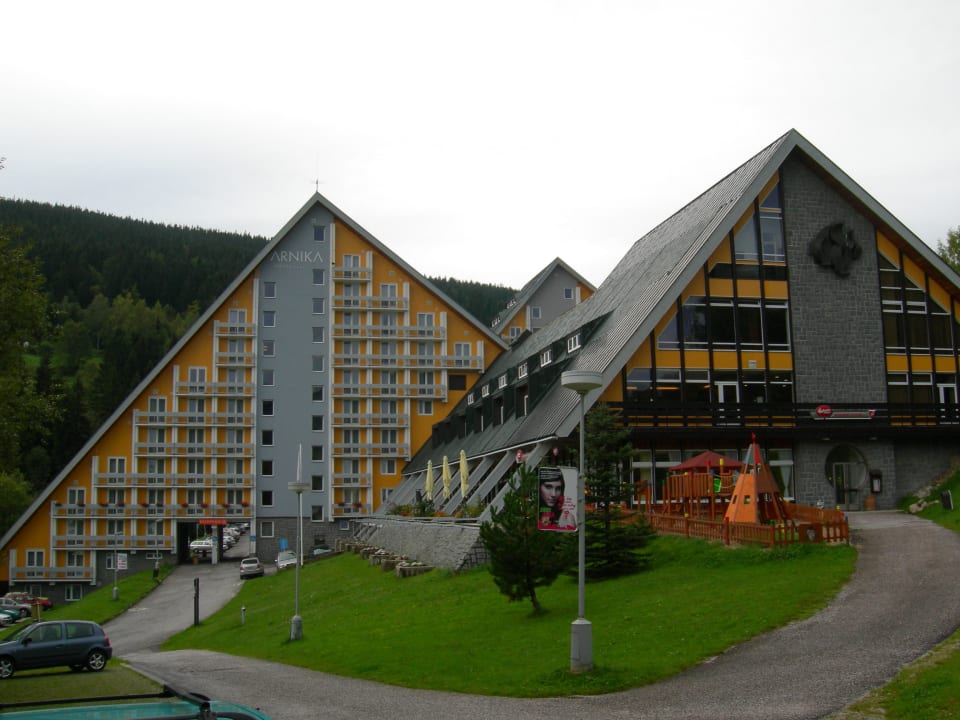 "Außenansicht" Pinia Hotel & Resort (Špindlerův Mlýn / Spindlermühle ...