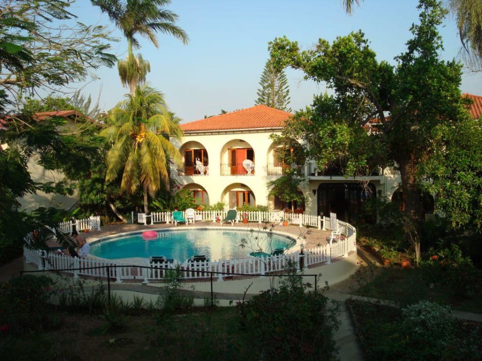 "Innenhof mit Pool" Charela Inn Hotel (Negril) • HolidayCheck (Cornwall ...