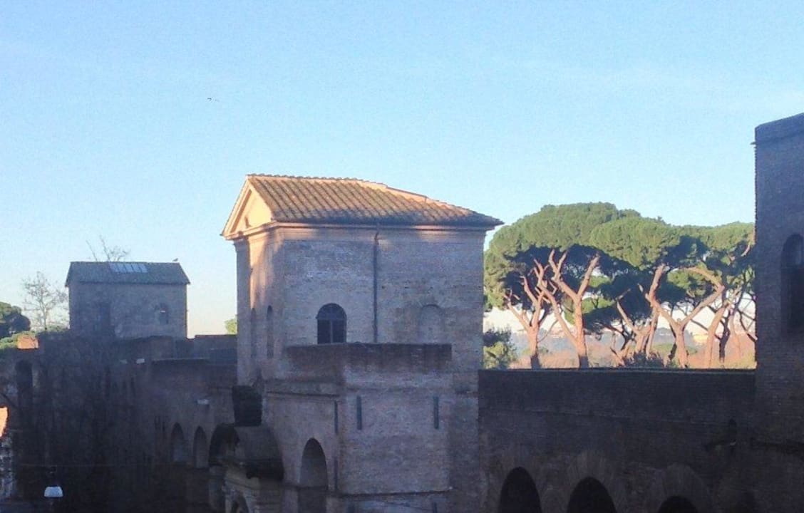 "Blick aus dem Zimmer auf ..." Hotel Victoria Roma (Rom) • HolidayCheck ...