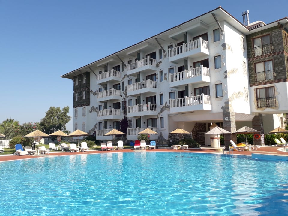 "Der Pool, Blick am Morgen..." Hotel Defne Dream (Colakli ...