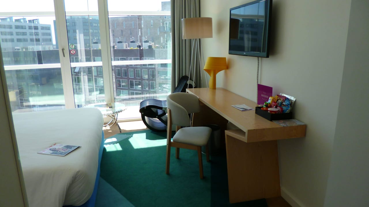 " Zimmer 706" Room Mate Aitana (Amsterdam) • HolidayCheck (Nordholland ...