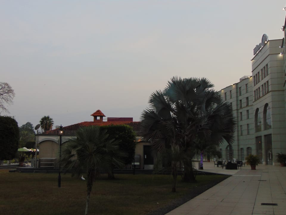 "Gartenanlage" Bisila Palace Hotel (Malabo) • HolidayCheck (Bioco ...
