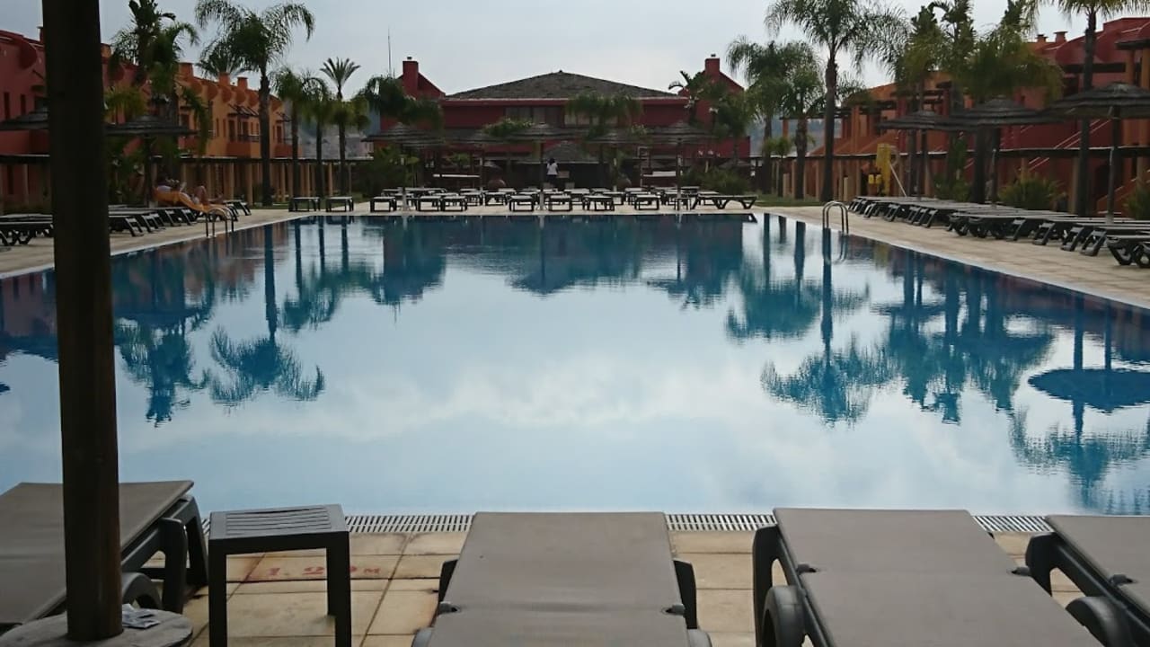 "Pool" NH Marina Portimão Resort (Praia da Rocha) • HolidayCheck ...