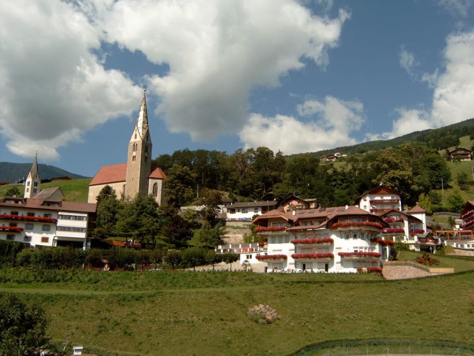 "Blick auf Villanders mit ..." Hotel Egger (Villandro / Villanders ...