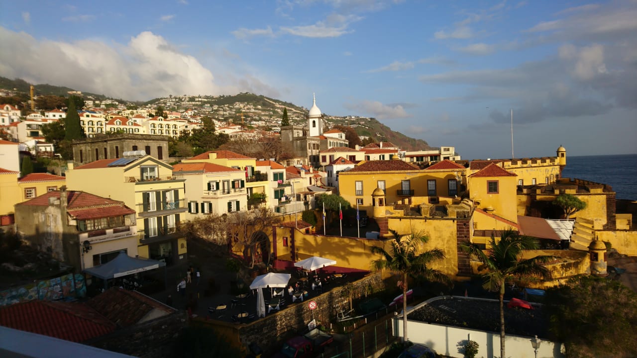 "Blick auf die Bar und den..." Hotel Porto Santa Maria (Funchal ...