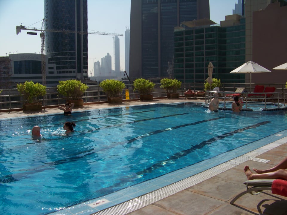 "Pool" Rose Rayhaan by Rotana (Dubai) • HolidayCheck (Dubai ...