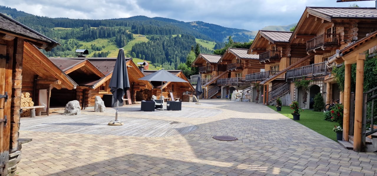 "Wunderbares Hüttendorf " Hüttendorf Maria Alm (Maria Alm ...