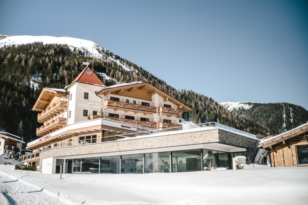 "Außenansicht" Alpinhotel Berghaus (Hintertux/Zillertal) • HolidayCheck ...