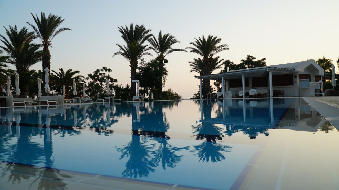 "Pool" Crystal Springs Beach Hotel (Protaras) • HolidayCheck (Südzypern ...