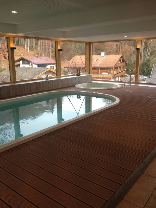 "Neuer Pool und Whirlpool" Romantik Alpenhotel Waxenstein (Grainau ...