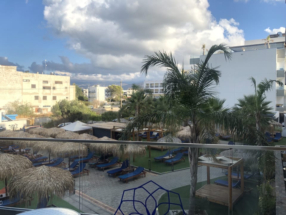 "unsauber" Infinity Blue Boutique Hotel & Spa (Chersónisos ...