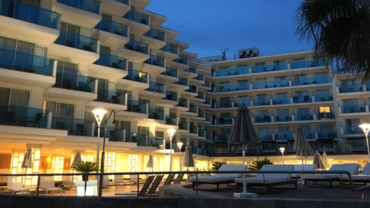 "Außenansicht" Boutique Hotel H10 Blue Mar (Camp de Mar) • HolidayCheck ...