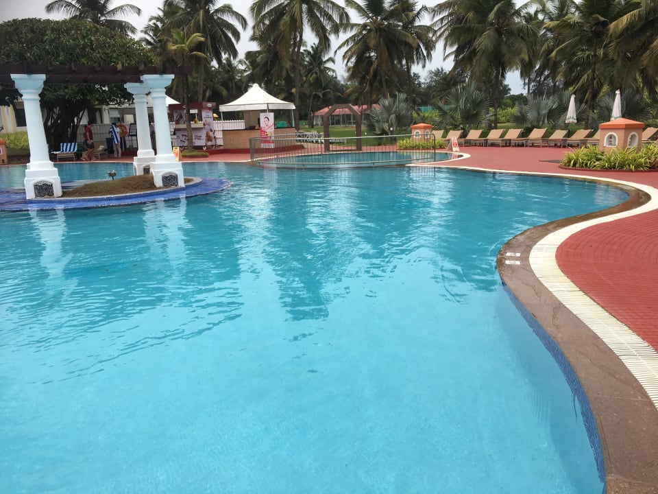 "Pool" Hotel Holiday Inn Resort Goa (Cavellosim) • HolidayCheck (Goa ...