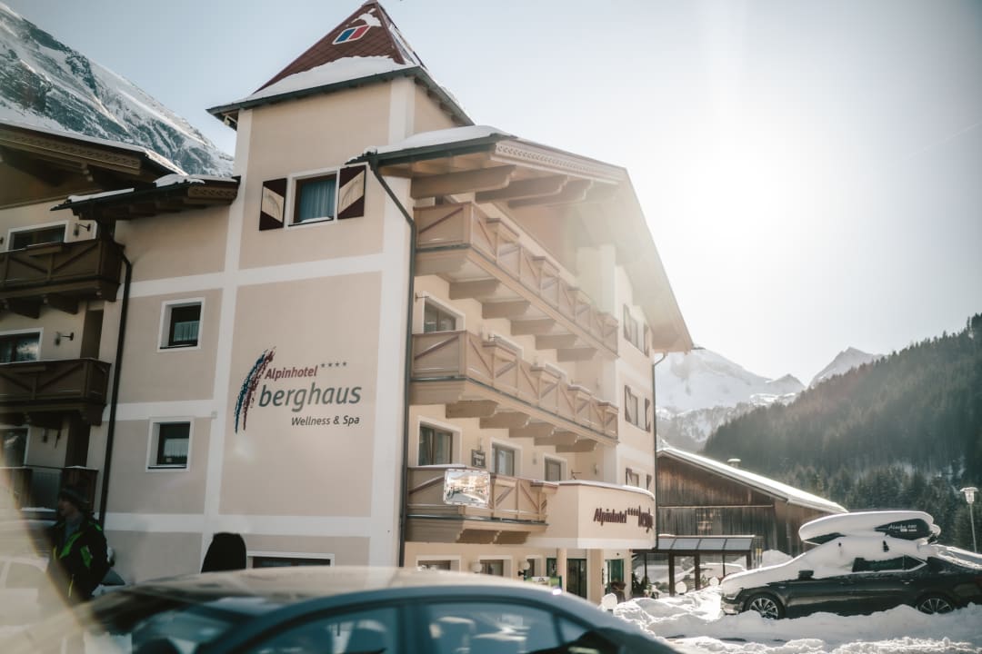"Außenansicht" Alpinhotel Berghaus (Hintertux/Zillertal) • HolidayCheck ...