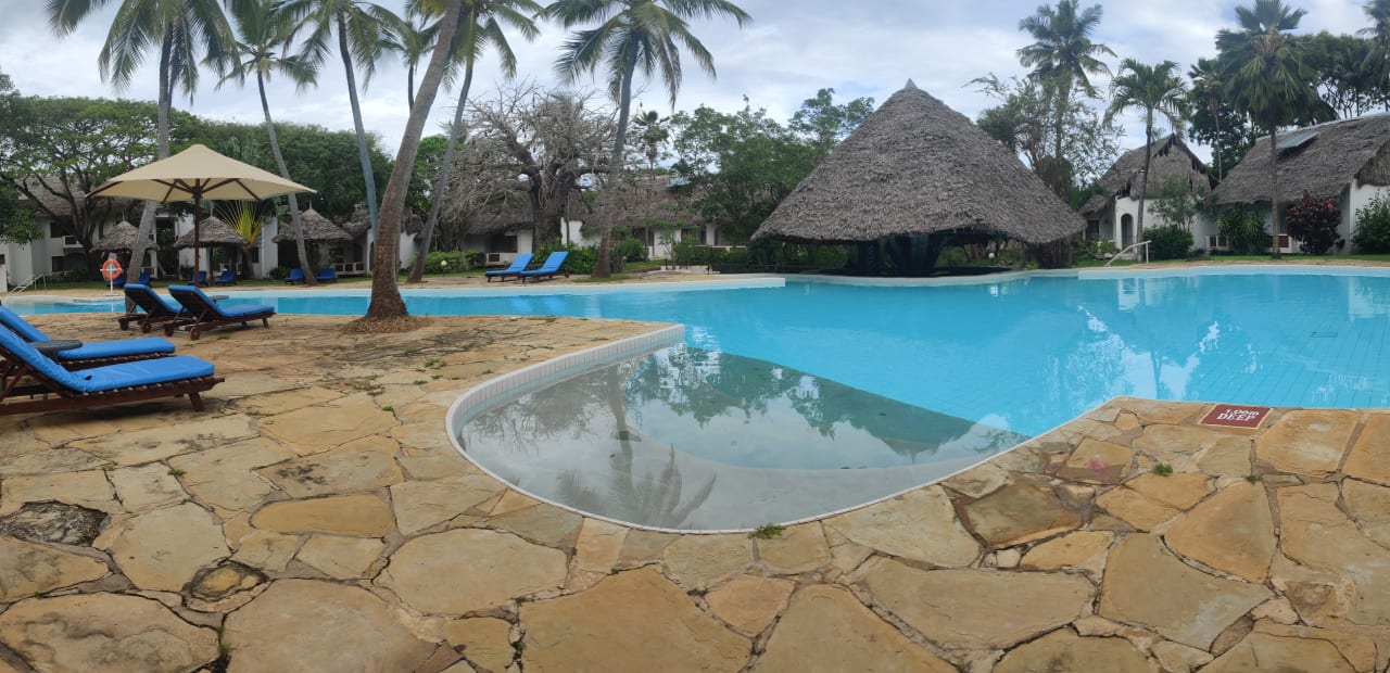 "Pool" Diamonds Leisure Beach & Golf Resort (Diani Beach ...